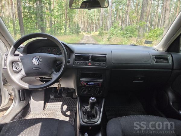 Volkswagen Golf 2003 Rīga, ar dzinēja tilpumu 1.90 L un nobraukumu 221 tūkst. km par 1400 €, foto 5 vietnē AUTOMOTO.COM.LV