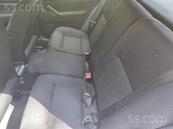 Volkswagen Golf 2003 Rīga, ar dzinēja tilpumu 1.90 L un nobraukumu 221 tūkst. km par 1400 €, foto 6 vietnē AUTOMOTO.COM.LV