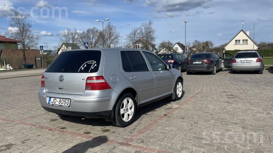 Volkswagen Golf 2003 in Valmiera, with an engine capacity of 1.60 L and mileage of 335 thousand km for 600 €, photo 3 on AUTOMOTO.COM.LV