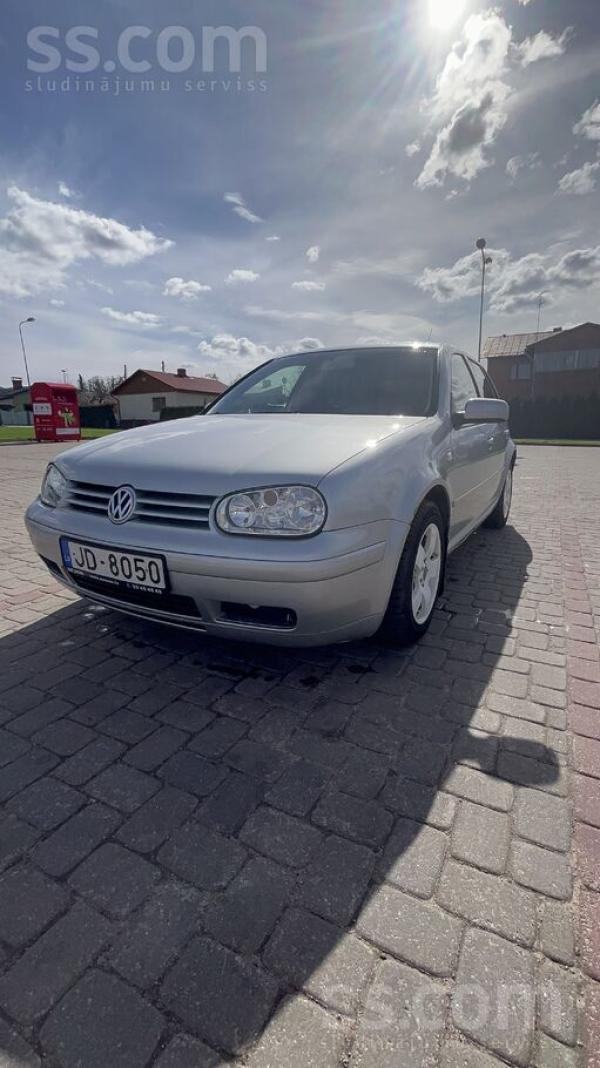 Volkswagen Golf 2003 in Valmiera, with an engine capacity of 1.60 L and mileage of 335 thousand km for 600 €, photo 4 on AUTOMOTO.COM.LV