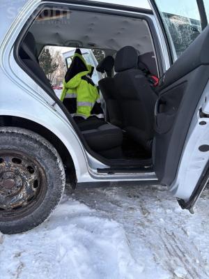 Volkswagen Golf 2003 Rīga, ar dzinēja tilpumu 1.90 L un nobraukumu 275 tūkst. km par 800 €, foto 11 vietnē AUTOMOTO.COM.LV