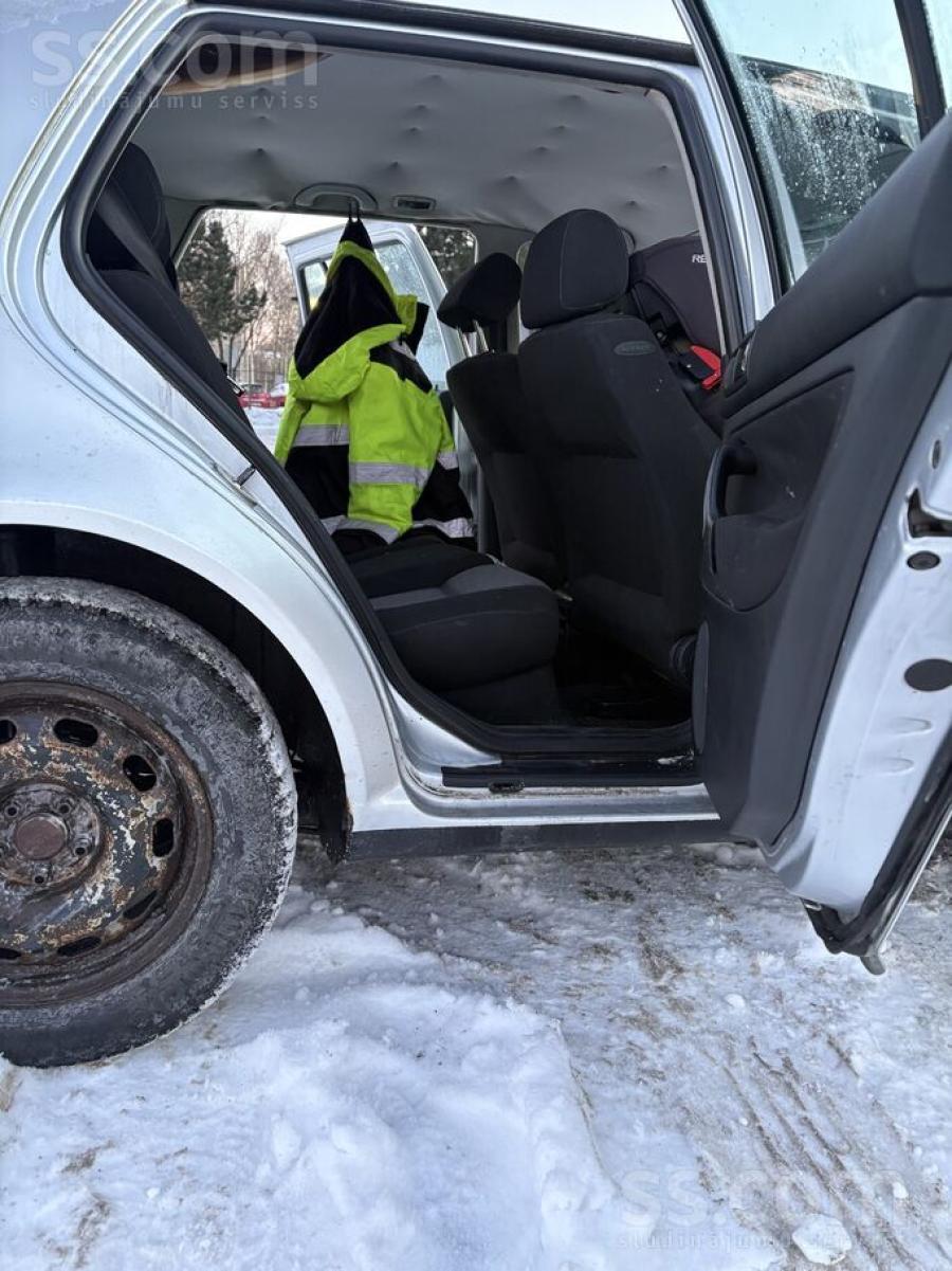 Volkswagen Golf 2003 Rīga, ar dzinēja tilpumu 1.90 L un nobraukumu 275 tūkst. km par 800 €, foto 11 vietnē AUTOMOTO.COM.LV