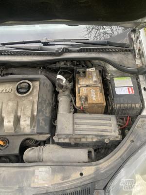 Volkswagen Golf 2003 in Kaunas, with an engine capacity of 1.90 L and mileage of 273 thousand km for 850 €, photo 24 on AUTOMOTO.COM.LV