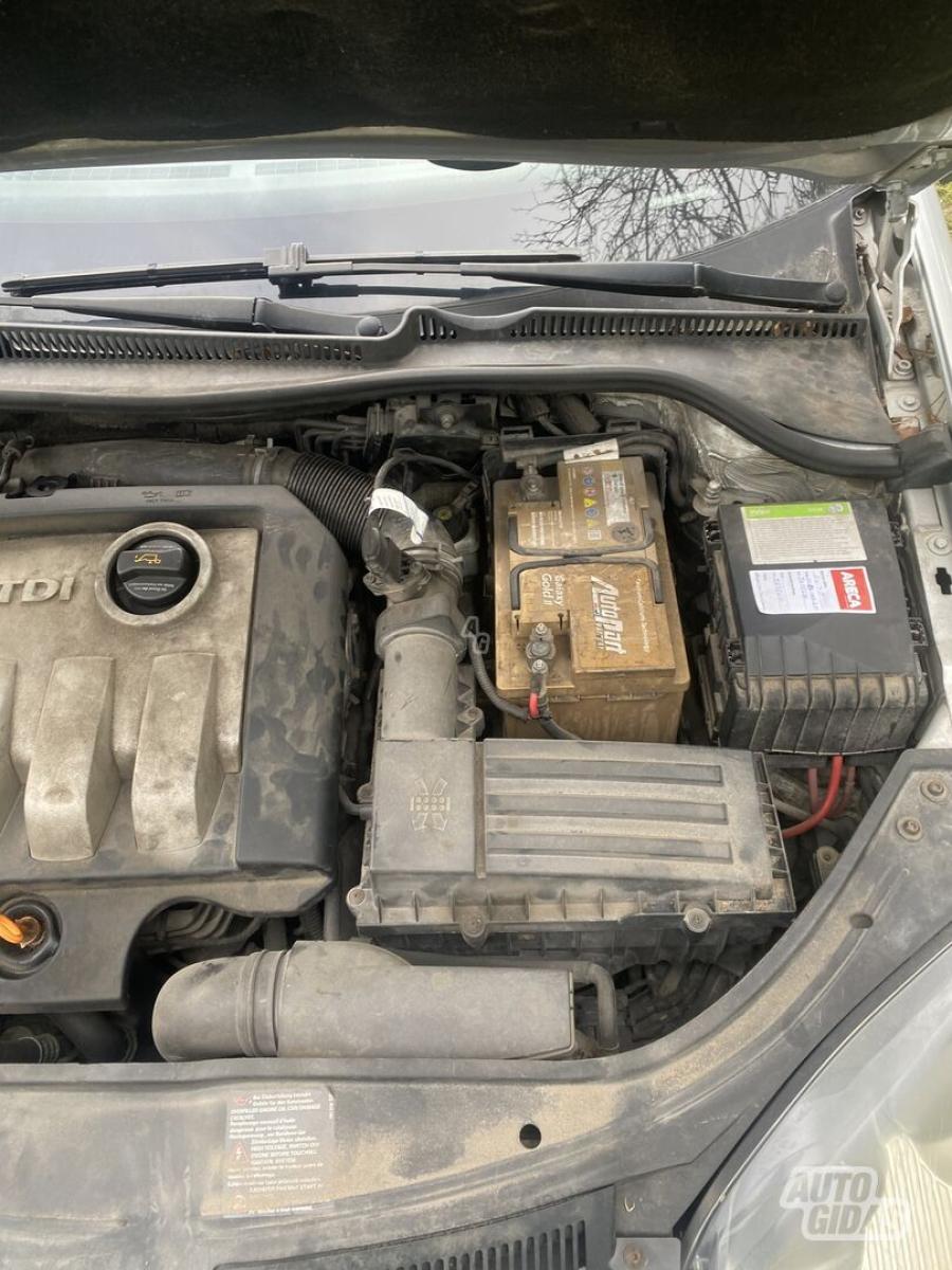 Volkswagen Golf 2003 in Kaunas, with an engine capacity of 1.90 L and mileage of 273 thousand km for 850 €, photo 24 on AUTOMOTO.COM.LV