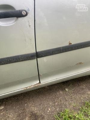 Volkswagen Golf 2003 in Kaunas, with an engine capacity of 1.90 L and mileage of 273 thousand km for 850 €, photo 29 on AUTOMOTO.COM.LV