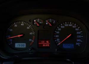 Volkswagen Golf 2003 in Tallinn, with an engine capacity of 1.60 L and mileage of 200 thousand km for 1499 €, photo 16 on AUTOMOTO.COM.LV