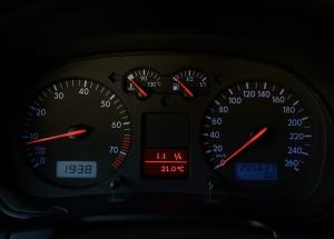 Volkswagen Golf 2003 in Tallinn, with an engine capacity of 1.60 L and mileage of 200 thousand km for 1499 €, photo 31 on AUTOMOTO.COM.LV