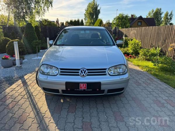 Volkswagen Golf 2003 in Ogre, with an engine capacity of 1.60 L and mileage of 260 thousand km for 2550 €, photo 6 on AUTOMOTO.COM.LV