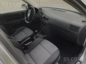 Volkswagen Golf 2003 Rīga, ar dzinēja tilpumu 1.90 L un nobraukumu 274 tūkst. km par 1500 €, foto 9 vietnē AUTOMOTO.COM.LV