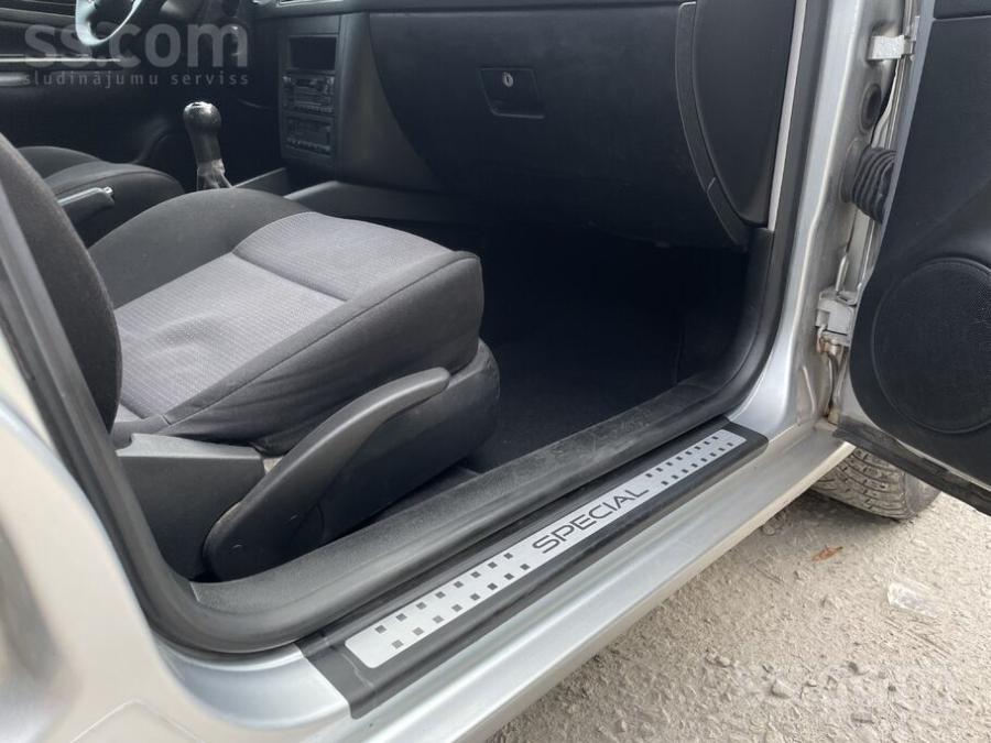 Volkswagen Golf 2003 Rīga, ar dzinēja tilpumu 1.90 L un nobraukumu 274 tūkst. km par 1500 €, foto 15 vietnē AUTOMOTO.COM.LV