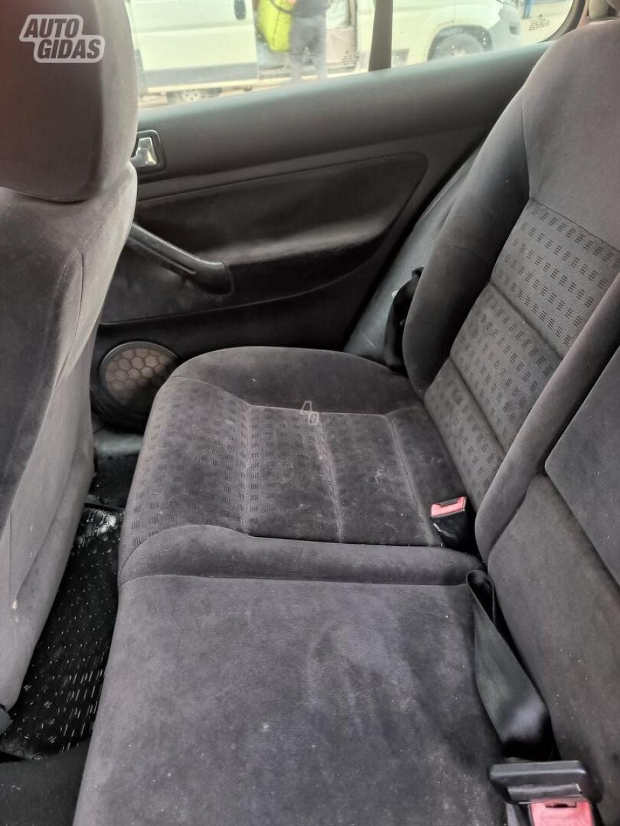 Volkswagen Golf 2003 Kauņa, ar dzinēja tilpumu 1.90 L un nobraukumu 420 tūkst. km par 850 €, foto 10 vietnē AUTOMOTO.COM.LV