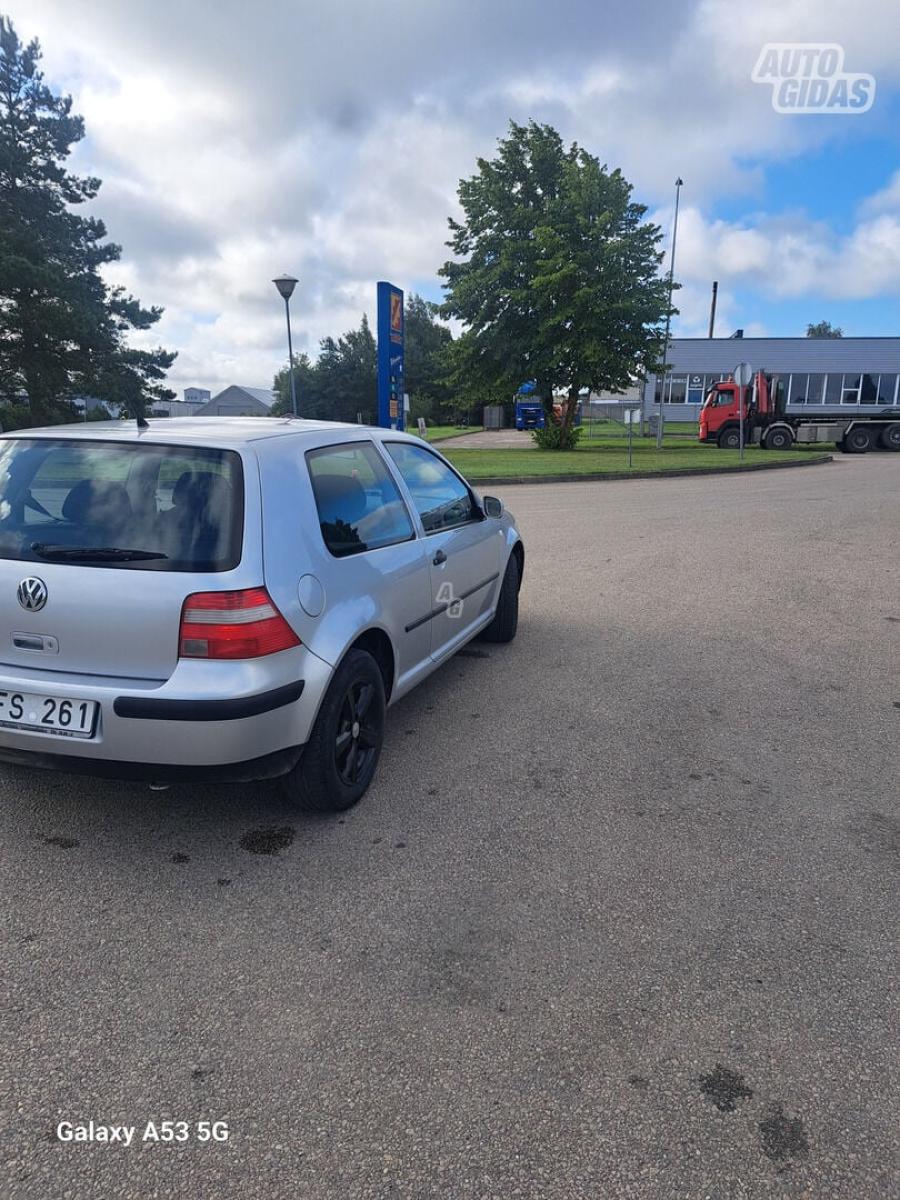 Фольксваген Гольф 2003 в Тельшяй, объемом двигателя 1.40 л и пробегом 195 тыс. км за 800 €, фото 6 на AUTOMOTO.COM.LV