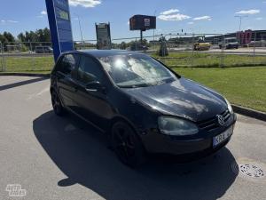 Volkswagen Golf 2003 in Panevezys, with an engine capacity of 1.40 L and mileage of 258 thousand km for 500 €, photo 3 on AUTOMOTO.COM.LV