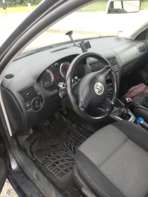 Volkswagen Golf 2003 in Vilnius, with an engine capacity of 2.00 L and mileage of 218 thousand km for 1200 €, photo 9 on AUTOMOTO.COM.LV
