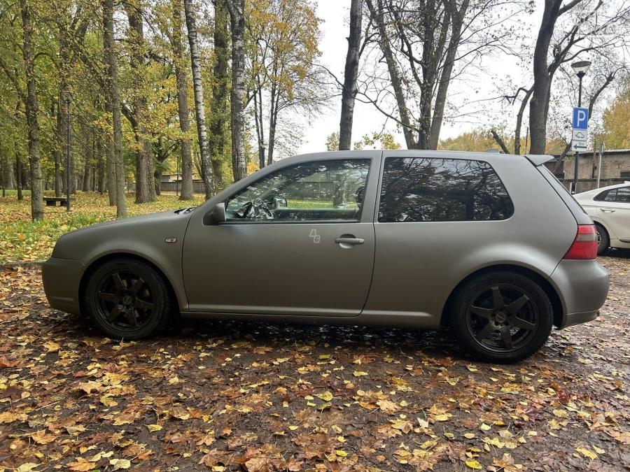 Volkswagen Golf 2003 in Panevezys, with an engine capacity of 1.80 L and mileage of 328 thousand km for 4500 €, photo 1 on AUTOMOTO.COM.LV