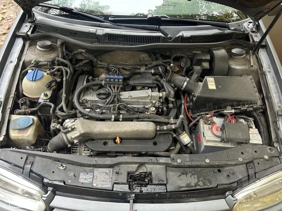 Volkswagen Golf 2003 in Panevezys, with an engine capacity of 1.80 L and mileage of 328 thousand km for 4500 €, photo 14 on AUTOMOTO.COM.LV