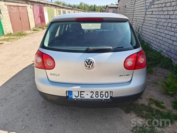 Volkswagen Golf 2004 in Riga, with an engine capacity of 1.60 L and mileage of 184 thousand km for 1550 €, photo 2 on AUTOMOTO.COM.LV
