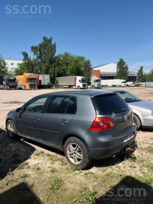 Volkswagen Golf 2004 Rīga, ar dzinēja tilpumu 2.00 L un nobraukumu 450 tūkst. km par 950 €, foto 3 vietnē AUTOMOTO.COM.LV