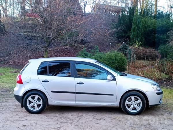 Volkswagen Golf 2004 in Ogre, with an engine capacity of 1.60 L and mileage of 159 thousand km for 1950 €, photo 3 on AUTOMOTO.COM.LV
