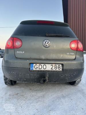 Volkswagen Golf 2004 Prienai, ar dzinēja tilpumu 1.90 L un nobraukumu 351 tūkst. km par 1500 €, foto 3 vietnē AUTOMOTO.COM.LV
