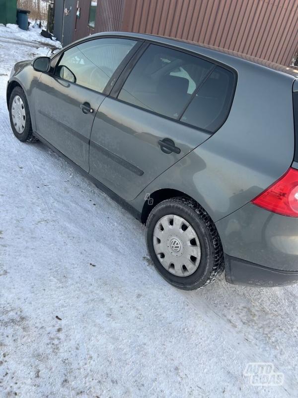 Volkswagen Golf 2004 Prienai, ar dzinēja tilpumu 1.90 L un nobraukumu 351 tūkst. km par 1500 €, foto 4 vietnē AUTOMOTO.COM.LV