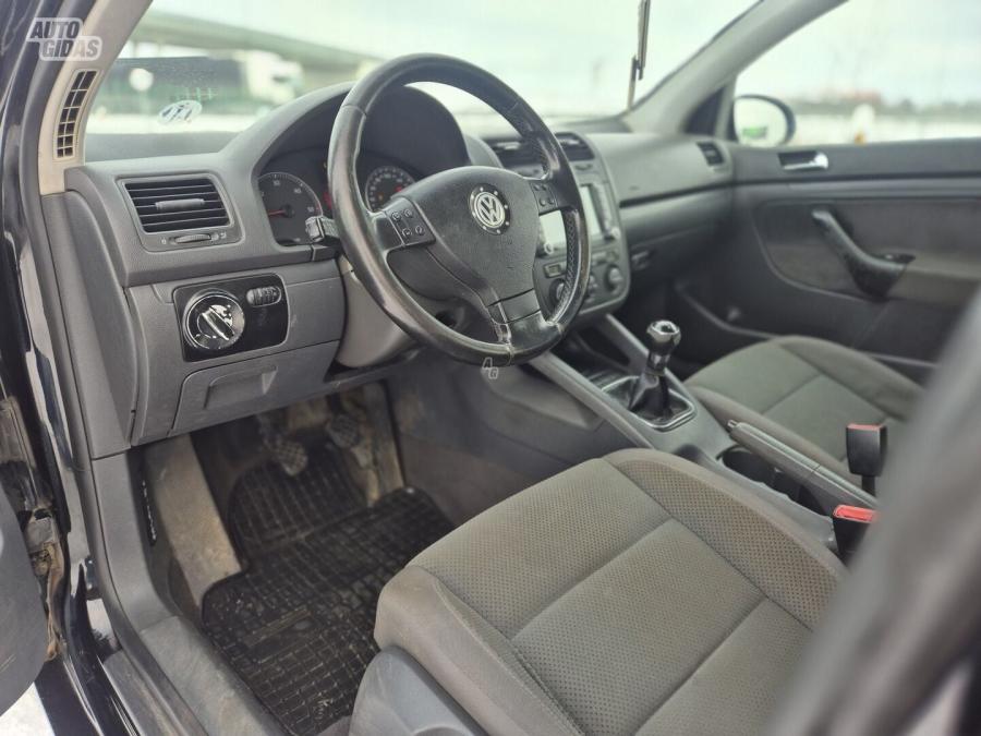Volkswagen Golf 2004 Kauņa, ar dzinēja tilpumu 1.90 L un nobraukumu 400 tūkst. km par 1250 €, foto 19 vietnē AUTOMOTO.COM.LV