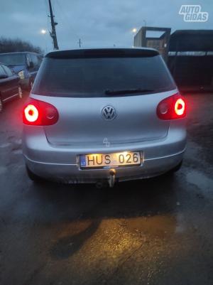 Volkswagen Golf 2004 in Siauliai, with an engine capacity of 1.90 L and mileage of 350 thousand km for 1150 €, photo 4 on AUTOMOTO.COM.LV