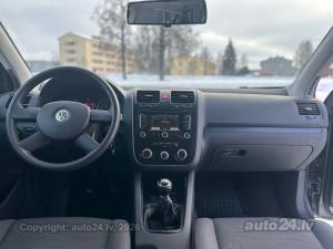 Volkswagen Golf 2004 in Tartu, with an engine capacity of 1.60 L and mileage of 170 thousand km for 2200 €, photo 16 on AUTOMOTO.COM.LV