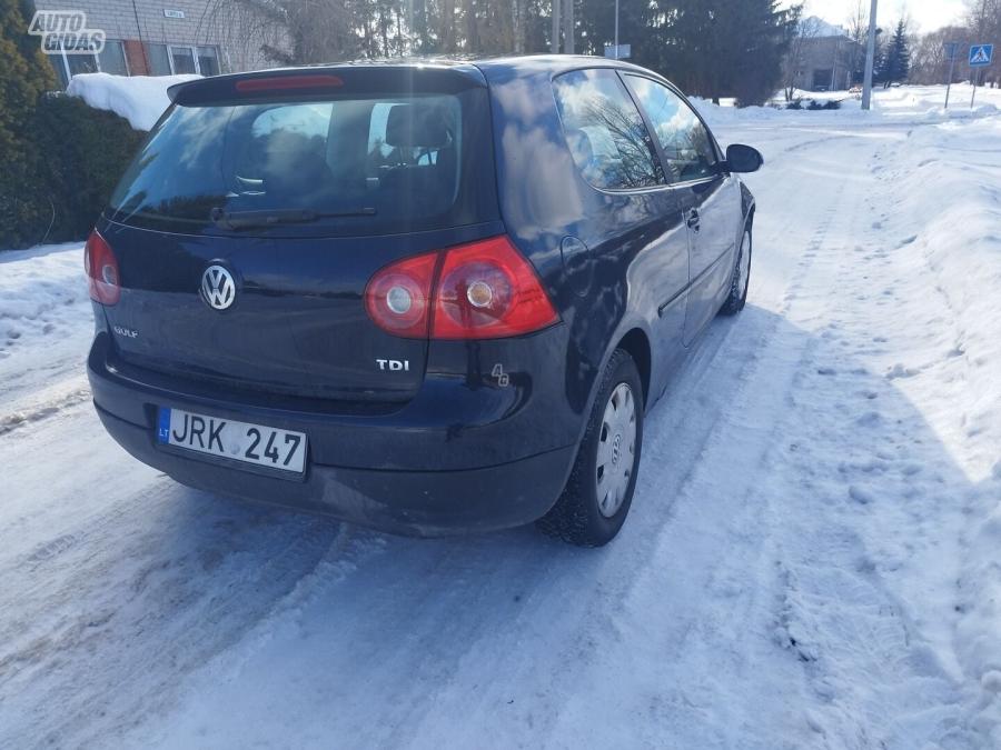 Volkswagen Golf 2004 in Mazeikiai, with an engine capacity of 1.90 L and mileage of 400 thousand km for 850 €, photo 4 on AUTOMOTO.COM.LV