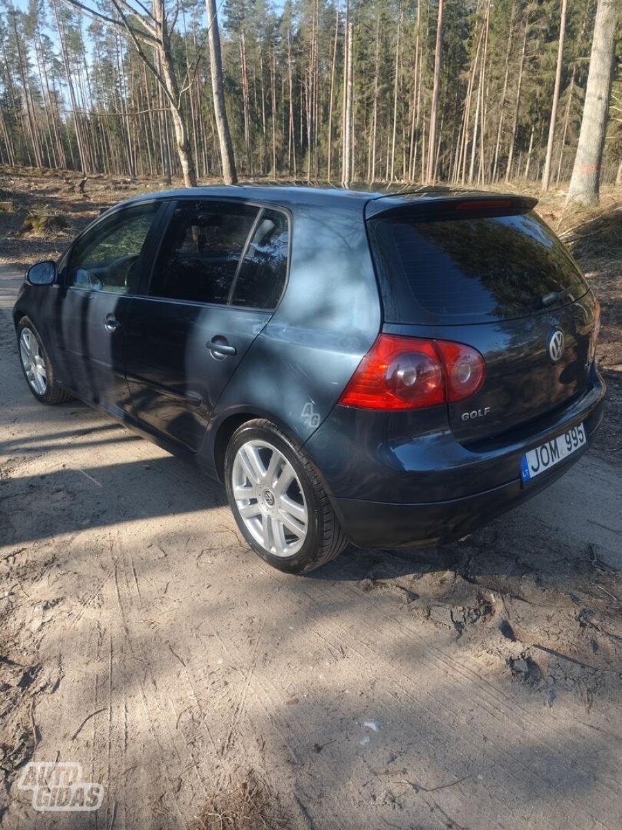Volkswagen Golf 2004 in Kaunas, with an engine capacity of 1.90 L and mileage of 307 thousand km for 2550 €, photo 5 on AUTOMOTO.COM.LV