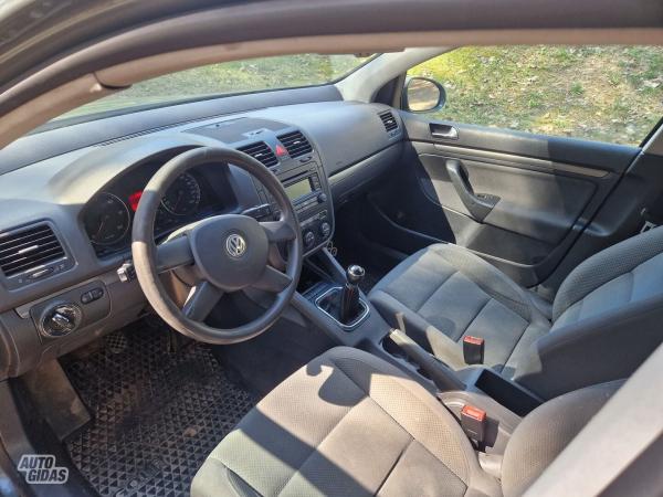 Volkswagen Golf 2004 Ignalina, ar dzinēja tilpumu 2.00 L un nobraukumu 345 tūkst. km par 900 €, foto 5 vietnē AUTOMOTO.COM.LV