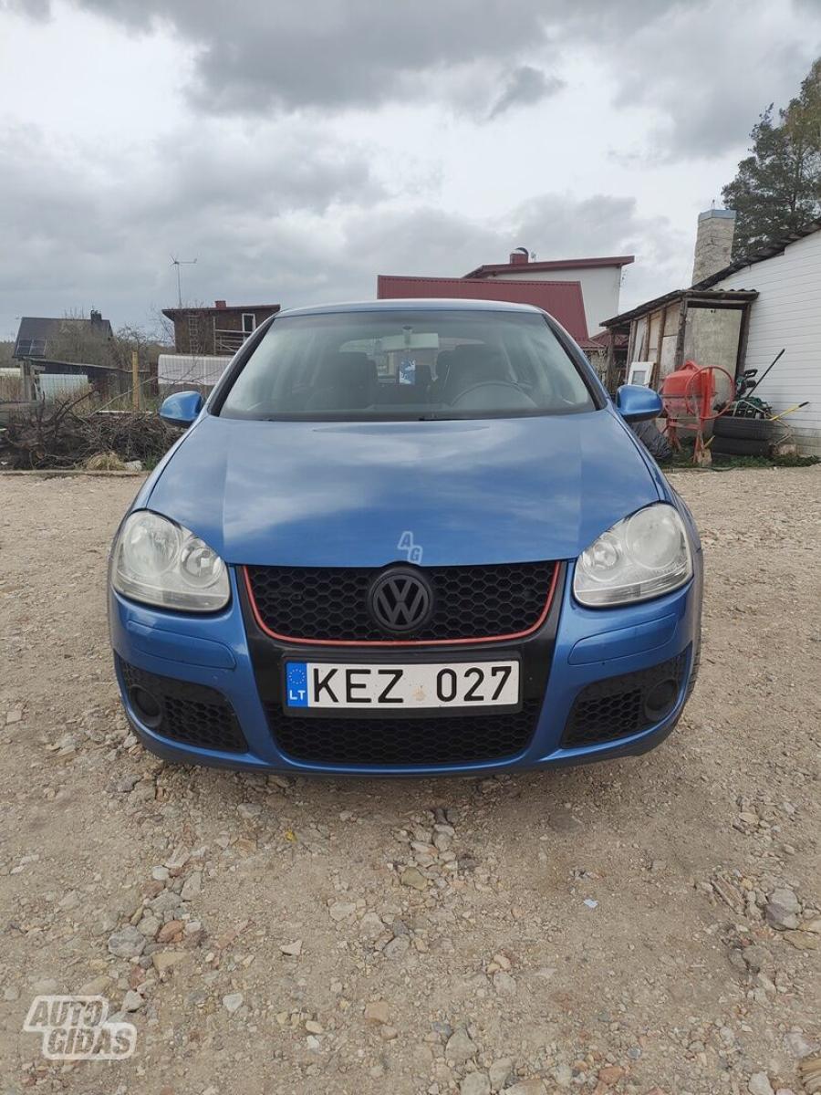 Volkswagen Golf 2004 in Jonava, with an engine capacity of 1.60 L and mileage of 266 thousand km for 2000 €, photo 4 on AUTOMOTO.COM.LV