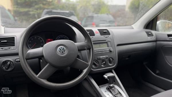 Volkswagen Golf 2004 in Vilnius, with an engine capacity of 1.60 L and mileage of 231 thousand km for 650 €, photo 6 on AUTOMOTO.COM.LV
