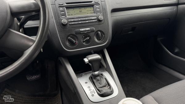 Volkswagen Golf 2004 in Vilnius, with an engine capacity of 1.60 L and mileage of 231 thousand km for 650 €, photo 7 on AUTOMOTO.COM.LV