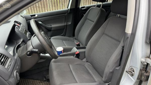 Volkswagen Golf 2004 in Vilnius, with an engine capacity of 1.60 L and mileage of 231 thousand km for 650 €, photo 8 on AUTOMOTO.COM.LV