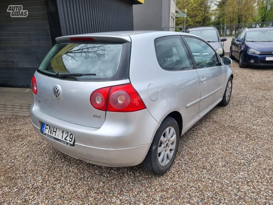 Volkswagen Golf 2004 Kauņa, ar dzinēja tilpumu 1.90 L un nobraukumu 376 tūkst. km par 1500 €, foto 3 vietnē AUTOMOTO.COM.LV