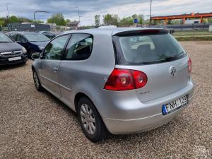 Volkswagen Golf 2004 Kauņa, ar dzinēja tilpumu 1.90 L un nobraukumu 376 tūkst. km par 1500 €, foto 4 vietnē AUTOMOTO.COM.LV
