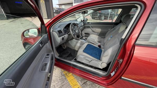 Volkswagen Golf 2004 Šauļi, ar dzinēja tilpumu 1.60 L un nobraukumu 210 tūkst. km par 1650 €, foto 7 vietnē AUTOMOTO.COM.LV
