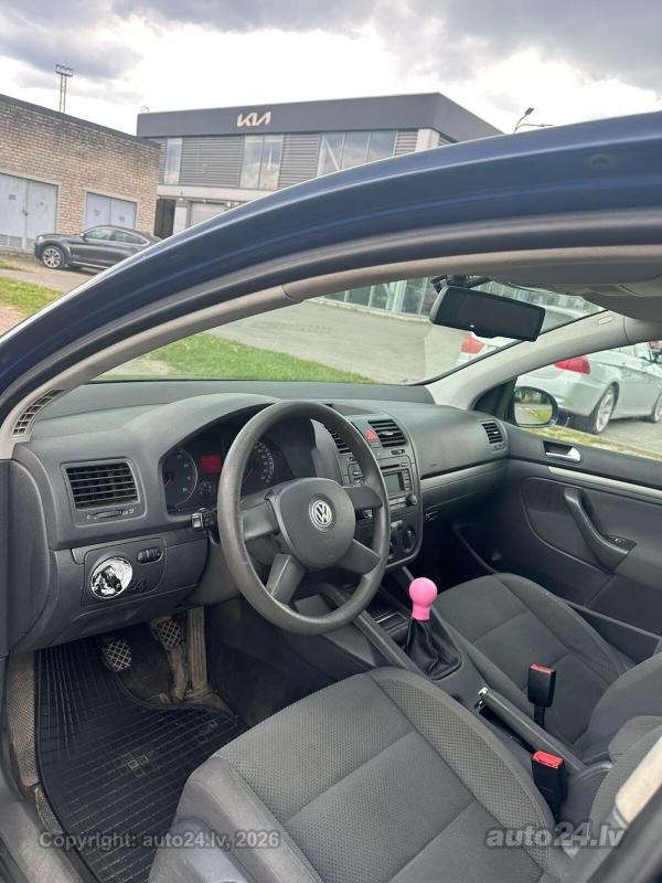 Volkswagen Golf 2004 in Narva, with an engine capacity of 1.40 L and mileage of 220 thousand km for 699 €, photo 8 on AUTOMOTO.COM.LV