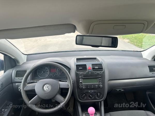Volkswagen Golf 2004 in Narva, with an engine capacity of 1.40 L and mileage of 220 thousand km for 699 €, photo 9 on AUTOMOTO.COM.LV