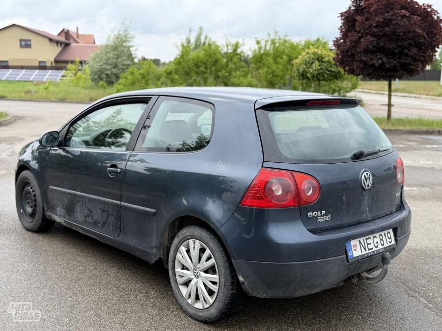 Volkswagen Golf 2004 Panevēža, ar dzinēja tilpumu 1.90 L un nobraukumu 382 tūkst. km par 450 €, foto 7 vietnē AUTOMOTO.COM.LV