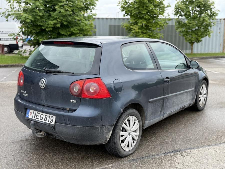 Volkswagen Golf 2004 Panevēža, ar dzinēja tilpumu 1.90 L un nobraukumu 382 tūkst. km par 450 €, foto 9 vietnē AUTOMOTO.COM.LV