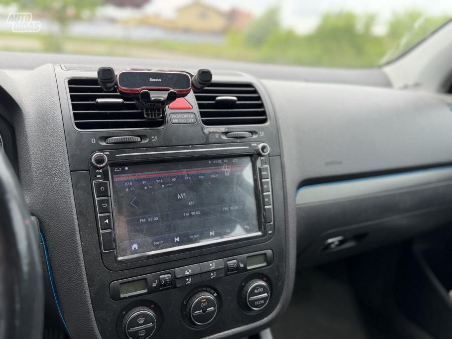 Volkswagen Golf 2004 Panevēža, ar dzinēja tilpumu 1.90 L un nobraukumu 382 tūkst. km par 450 €, foto 13 vietnē AUTOMOTO.COM.LV