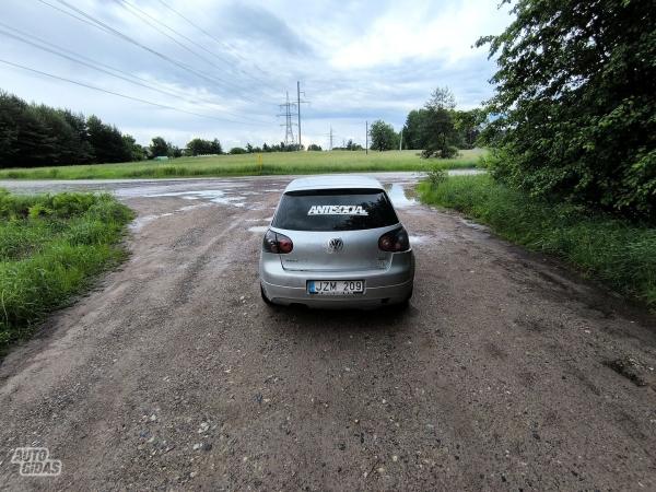 Volkswagen Golf 2004 in Kaunas, with an engine capacity of 1.90 L and mileage of 312 thousand km for 499 €, photo 4 on AUTOMOTO.COM.LV