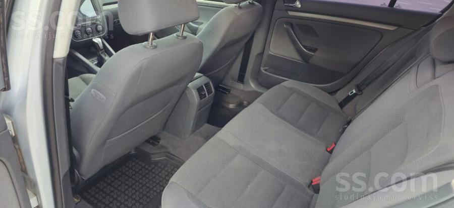Volkswagen Golf 2004 Cēsis, ar dzinēja tilpumu 2.00 L un nobraukumu 326 tūkst. km par 2050 €, foto 13 vietnē AUTOMOTO.COM.LV