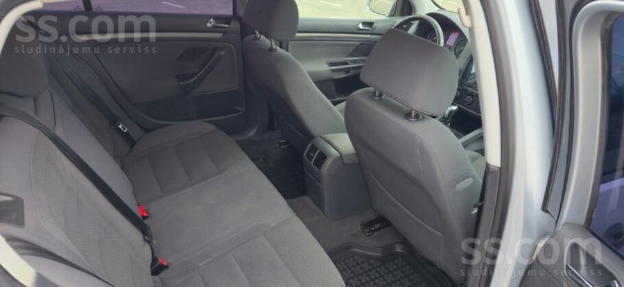Volkswagen Golf 2004 Cēsis, ar dzinēja tilpumu 2.00 L un nobraukumu 326 tūkst. km par 2050 €, foto 14 vietnē AUTOMOTO.COM.LV