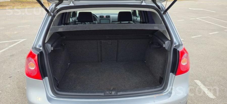 Volkswagen Golf 2004 Cēsis, ar dzinēja tilpumu 2.00 L un nobraukumu 326 tūkst. km par 2050 €, foto 16 vietnē AUTOMOTO.COM.LV
