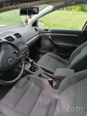 Volkswagen Golf 2004 in Riga, with an engine capacity of 2.00 L and mileage of 212 thousand km for 1850 €, photo 8 on AUTOMOTO.COM.LV