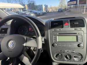 Volkswagen Golf 2004 Rīga, ar dzinēja tilpumu 1.40 L un nobraukumu 0 tūkst. km par 2400 €, foto 4 vietnē AUTOMOTO.COM.LV