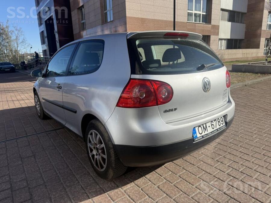 Volkswagen Golf 2004 Rīga, ar dzinēja tilpumu 1.40 L un nobraukumu 0 tūkst. km par 2400 €, foto 5 vietnē AUTOMOTO.COM.LV